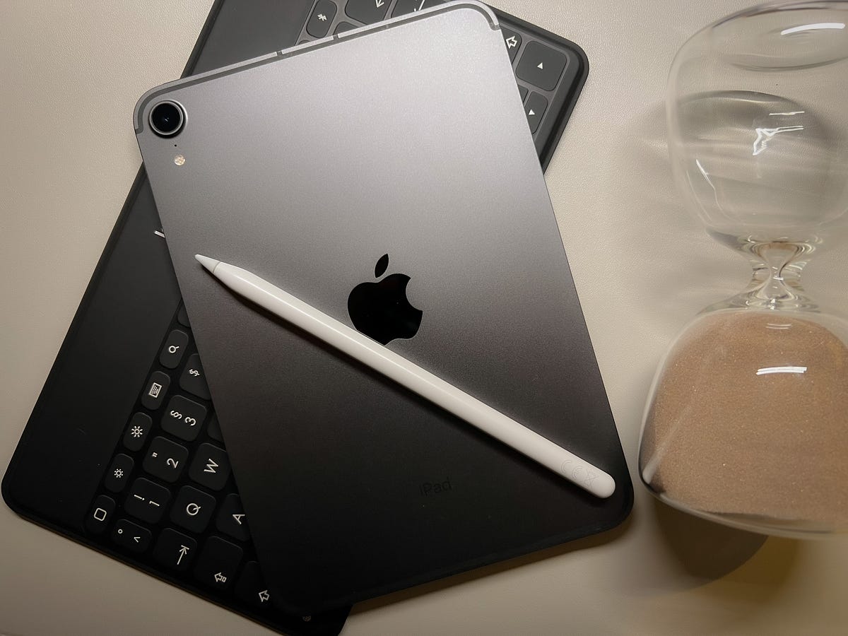 iPad, Shortcuts, Notion, and a label printer | by Tobias Hedtke | Medium