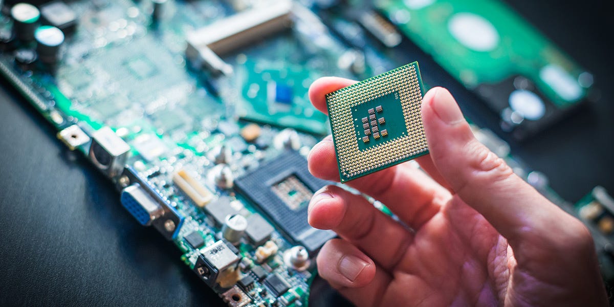 How does a Computer Works?. We are in 21st Century where the basic ...