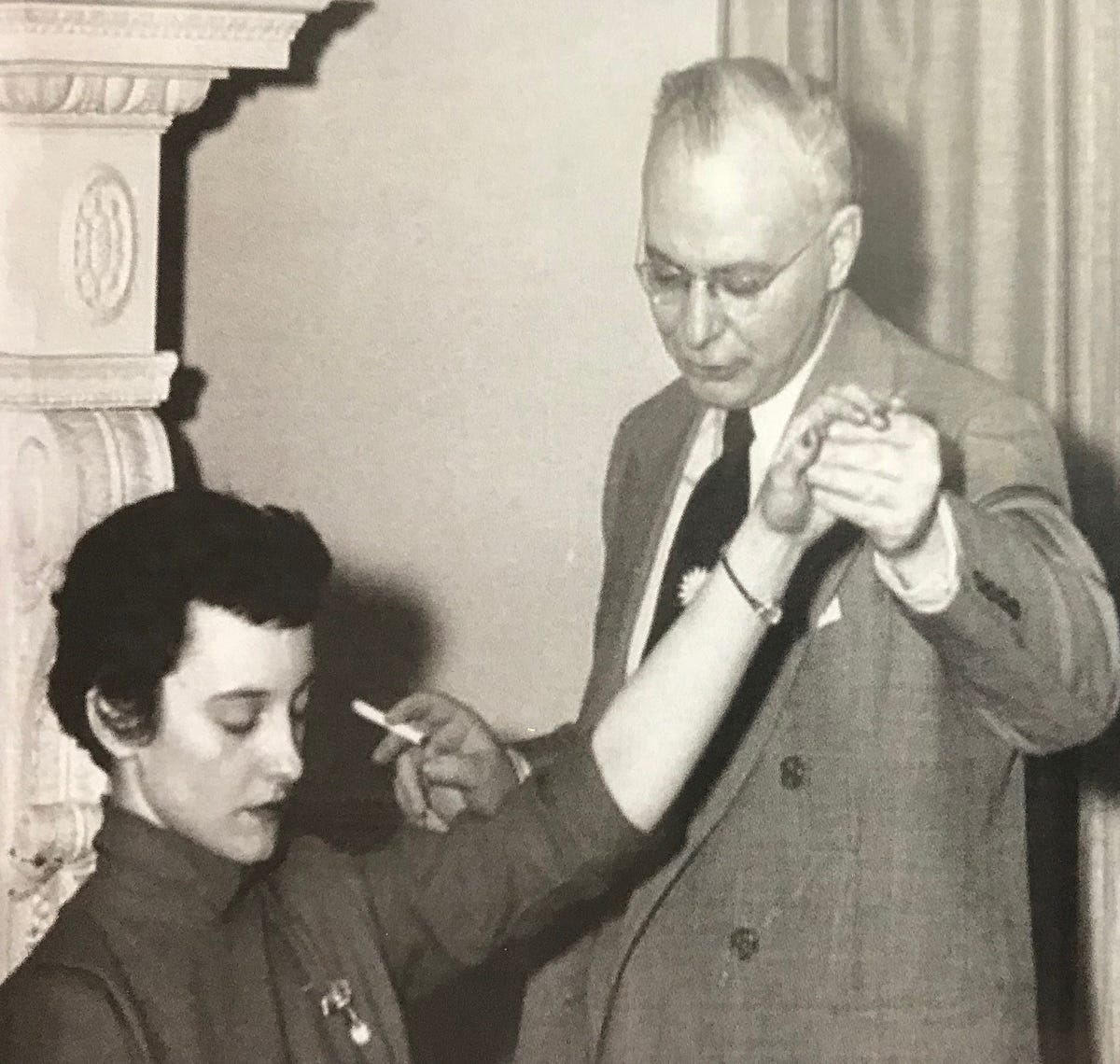 The pioneer of hypnosis revealed his secrets — “Hypnotherapy” by Dave ...