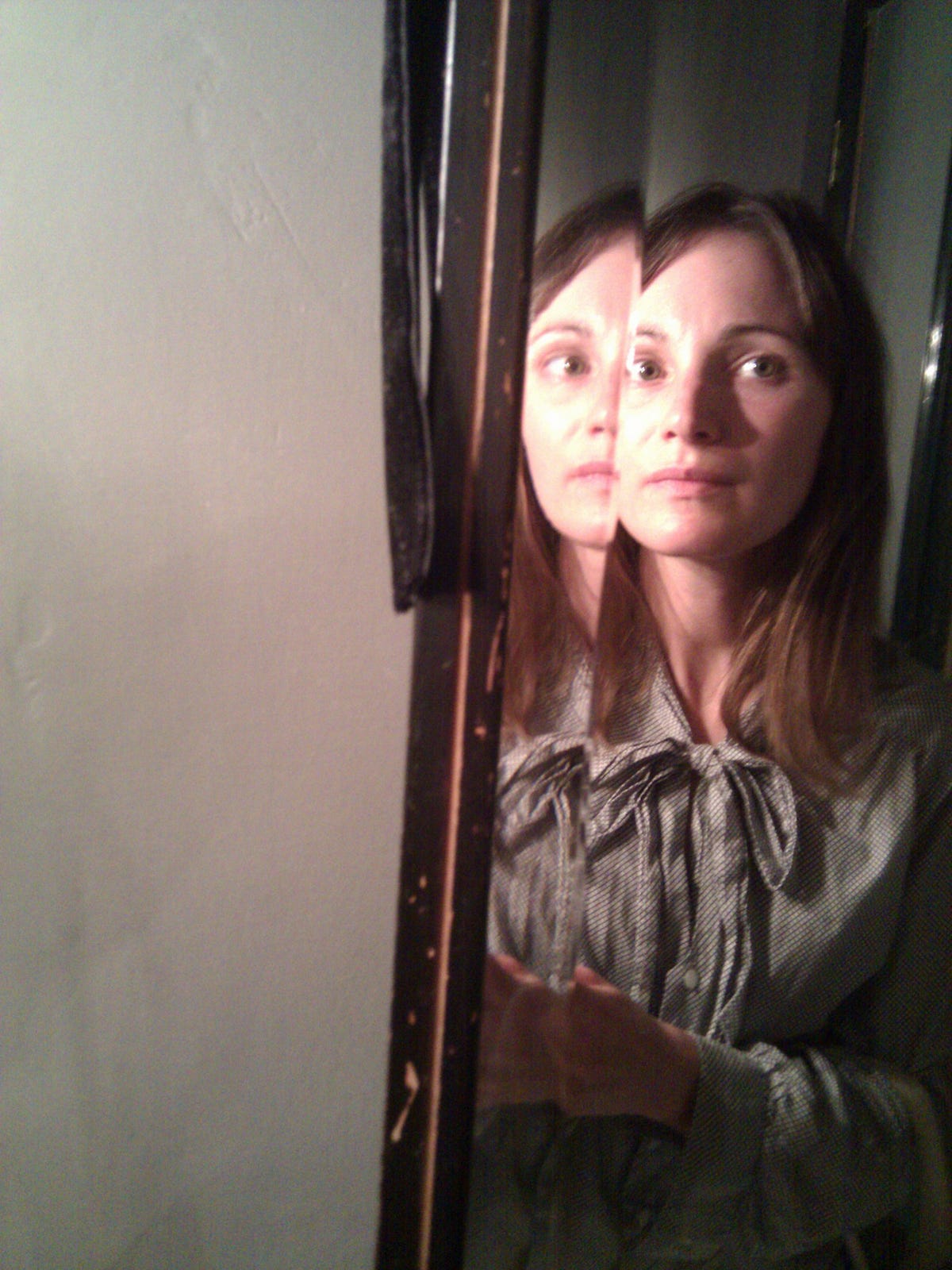 Courage tricks for shy people. Shyness is nice and shyness can stop ...