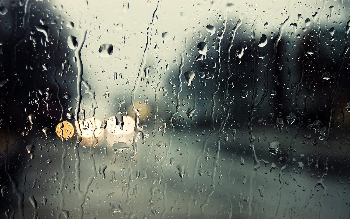 El lado correcto. Afuera llueve en diagonal. El fuerte… | by Jerónimo ...