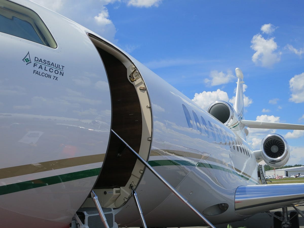 How to Choose the Right Aircraft Door for Your Plane | by Jameelkhanh ...