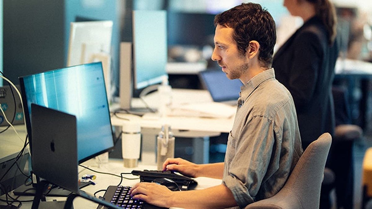 Software Jobs for Freshers 2011 — How to Find Them | by Closrs | Medium