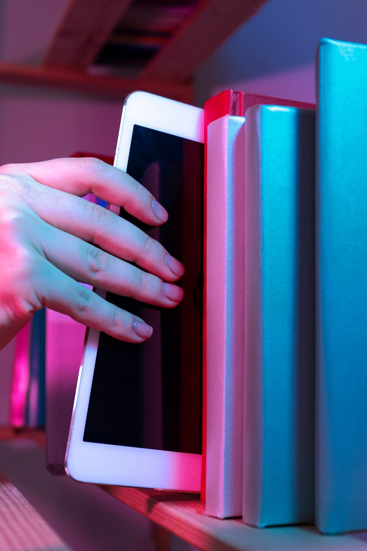 Will E-Reader or Page Turners Dominate the Reading Landscape? | by Pixi ...