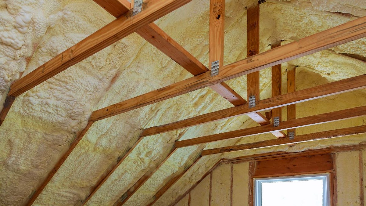 8 Common Types Of Roof Insulation & Their Features (Updated ...