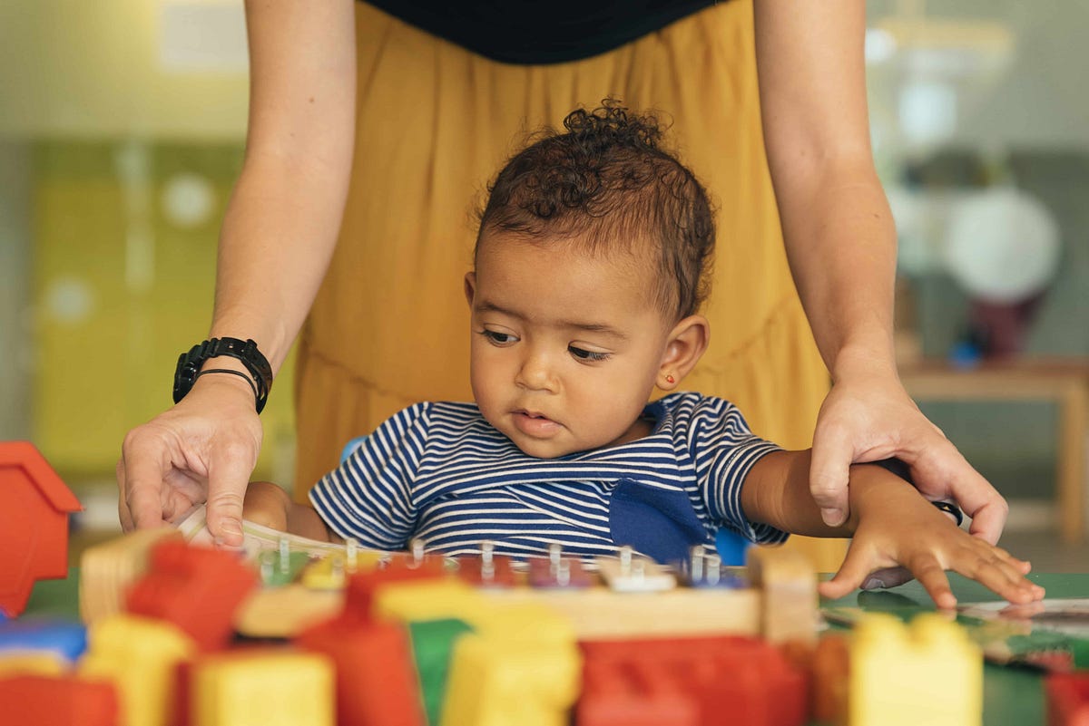 The 10 Early Signs of Autism in a Toddler | by Autism Assistant | Medium