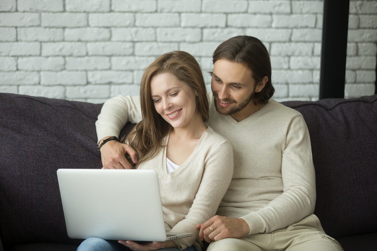 Navigating Relationships Online: Love in the Digital Age | by Minsa ...