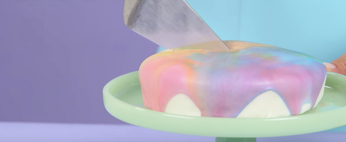 How To Make A Stunning Rainbow Cake In 4 Easy Steps | by Hannah ...