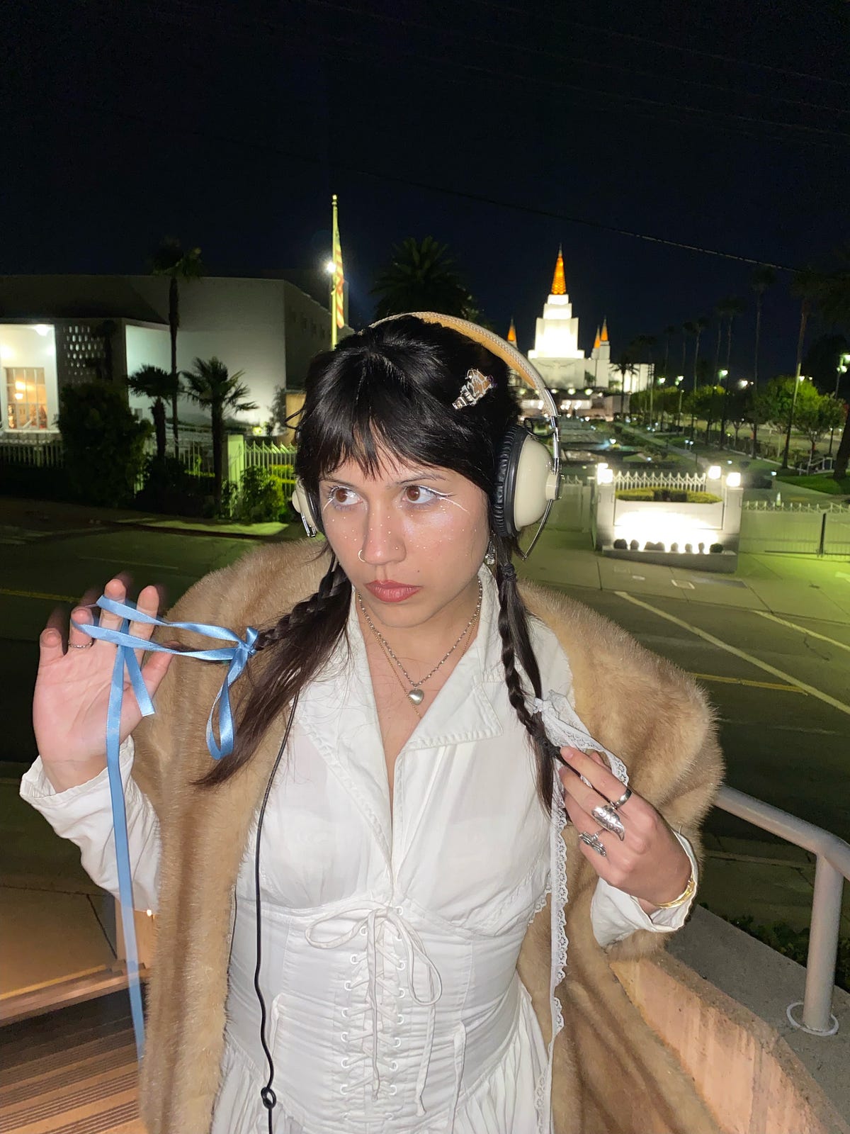 hello hello hello - gallery glitz - Medium