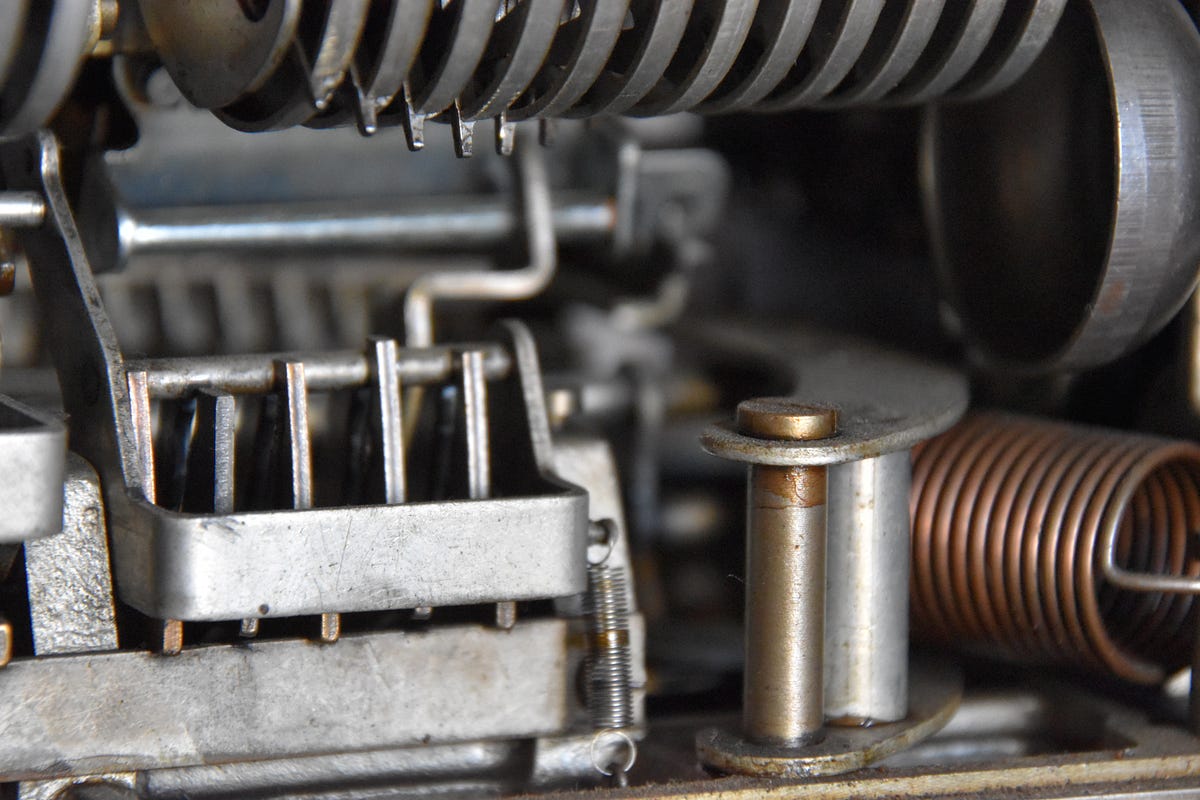 [問題解決] MySQL中執行 .sql與 .dump檔遇到問題. Troubleshooting是個很妙的事情，可能在嘗試另一件目標雖然完全 ...