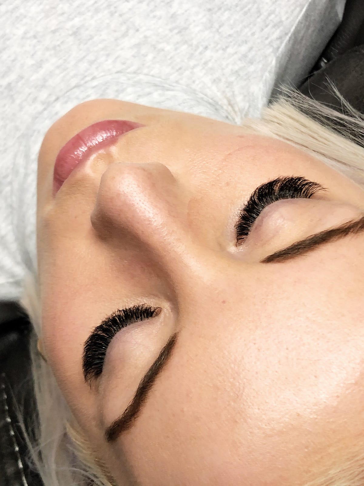 Eyelash Extension- A Complete Guide | by Avari Beauty | Medium