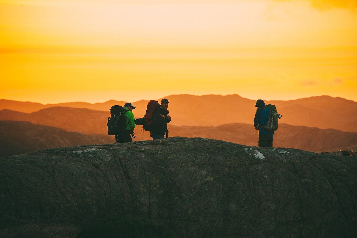 5 basic rules when traveling with strangers | by Easy_Guide | Medium