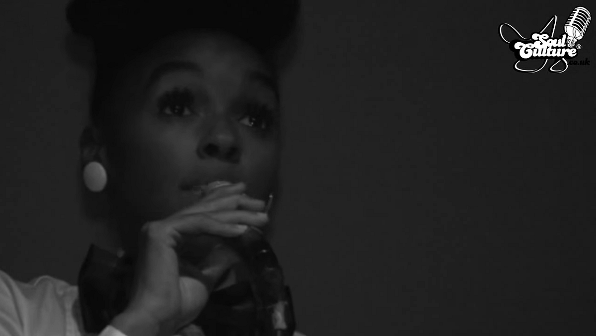 🎵 Janelle Monae — Smile (Live in London, 2009) #np | by I Blog In ...