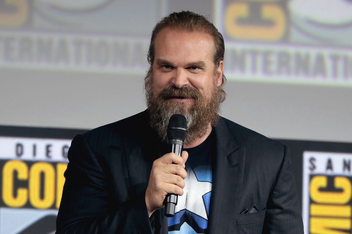 David Harbour on the Loneliness of Alcoholism | by Benya Clark ...