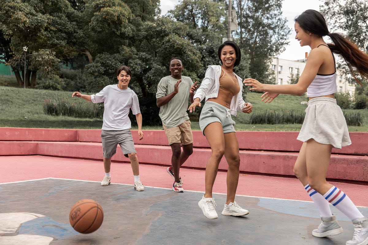 7 Amazing Team Building Games Your Team Won’t Hate 🏀 | by Hi5 | Getting ...