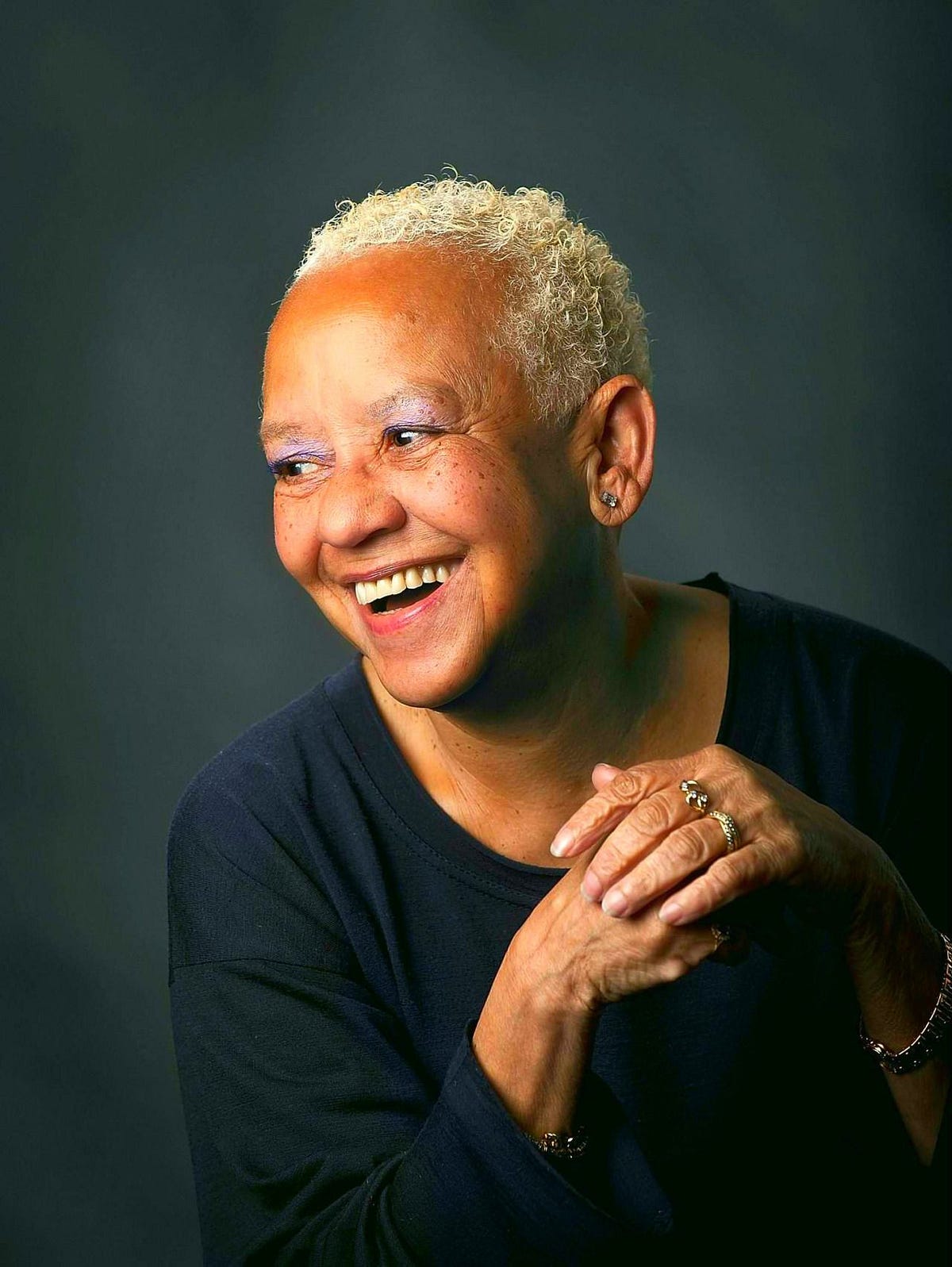 Um poema de amizade. tradução de um poema de Nikki Giovanni | by ...
