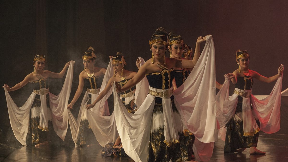 The Javanese Dance — A Beautiful Heritage of Javanese Culture | by Heri Supriyanto | Apr, 2024 ...