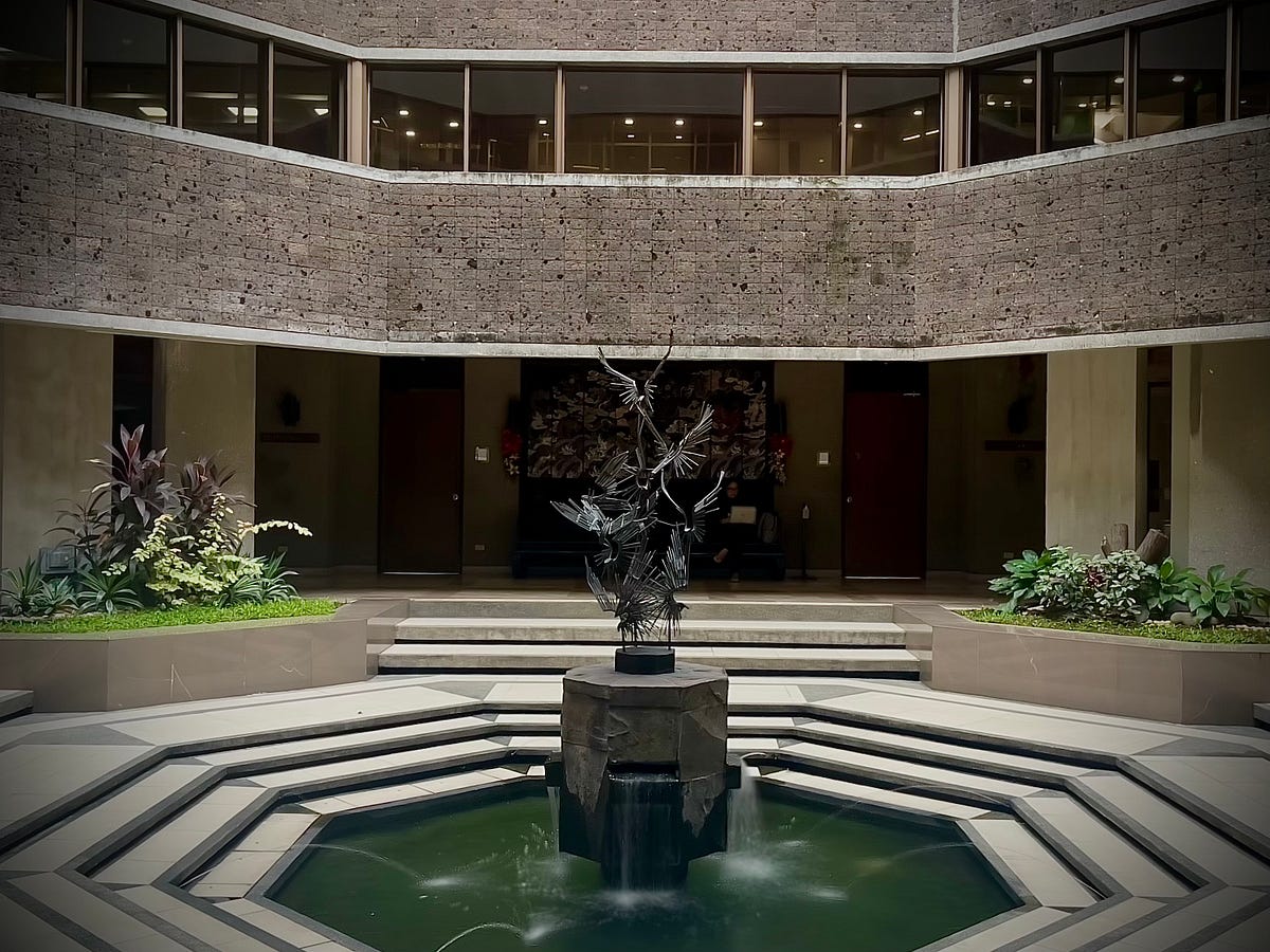 UNVEILING THE MASTERPIECE: THE 11-BIRD SCULPTURE AT THE HEART OF THE UA ...