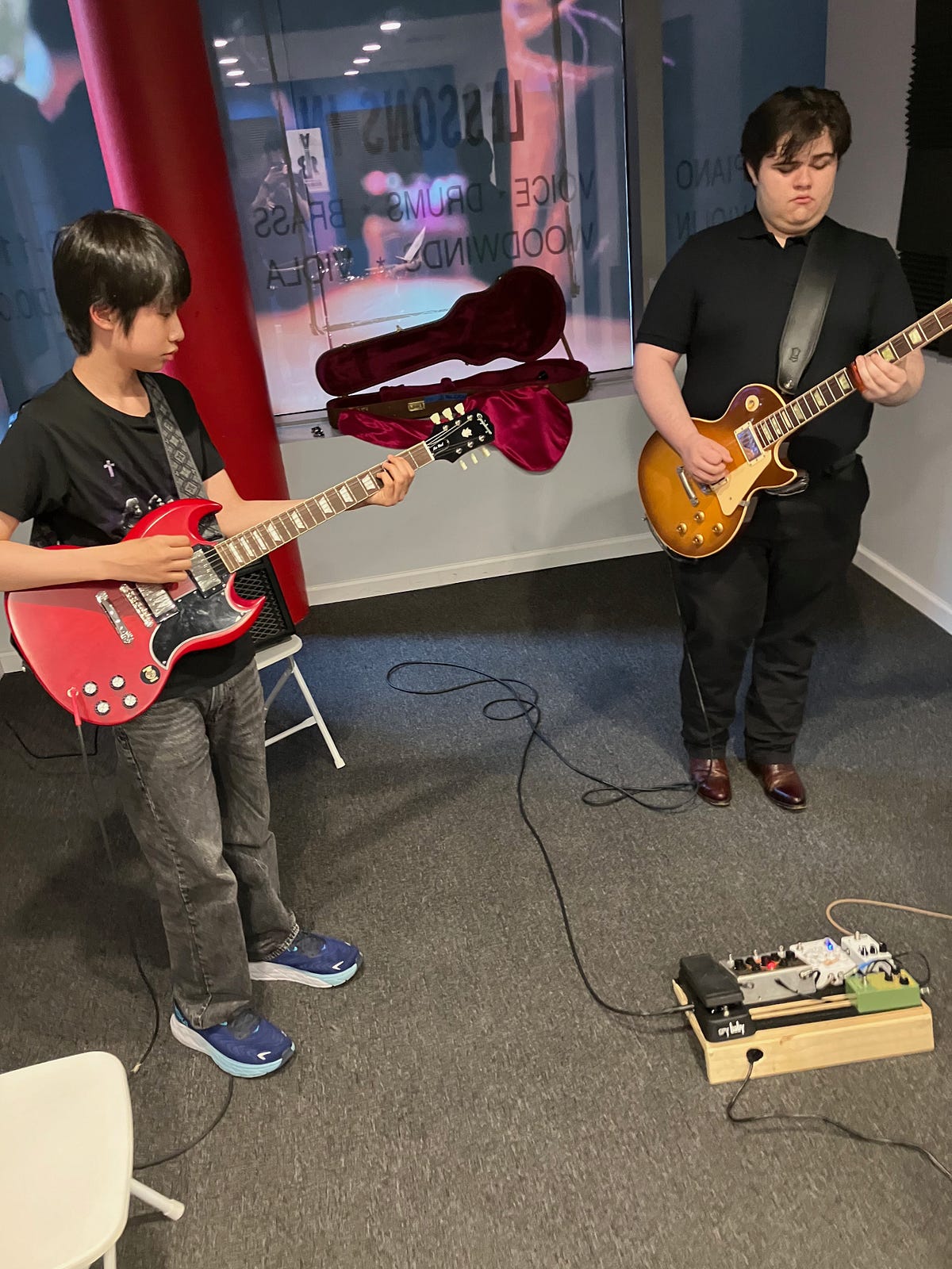 🎵 We are delighted to introduce you to our talented musicians team ...