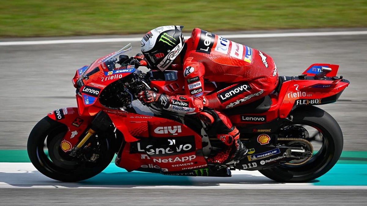 VIP DOMINO | Masalah Marquez dan Bagnaia Selesai dengan Jabat Tangan | by vipdomino official ...