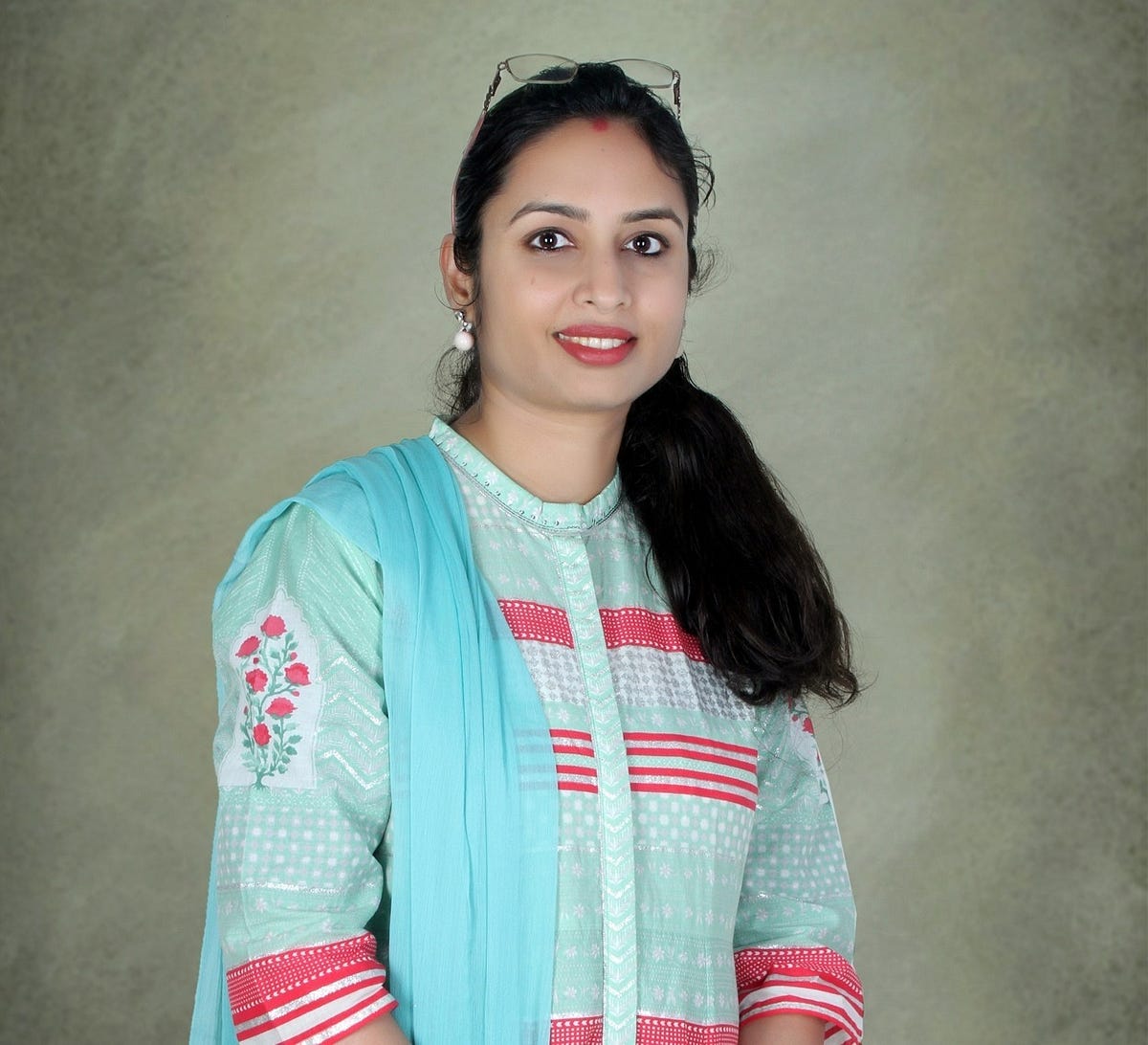 Anjali Sanghi Receives Honorary Doctorate: A Celebration of Creativity ...