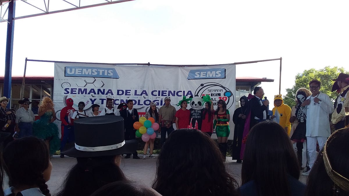 DIA LOCO EN EL CBTIS 171 | by Vianney Rodríguez | Medium