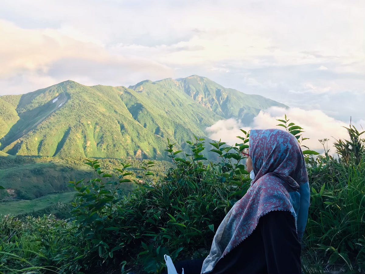 Mendaki Gunung. Sejak tinggal di Jepang, saya mulai… | by Pijar Religia ...