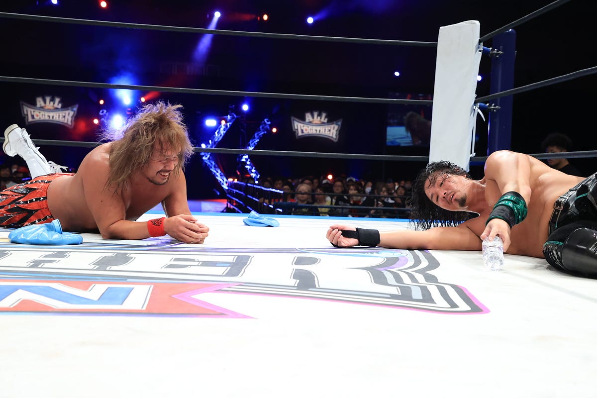 Jake Lee’s home crowd gets All Together to see Naito win | by New Japan ...