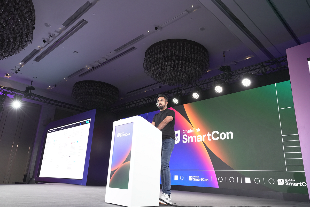 Ashton Hettiarachi’s Visionary Keynote at Chainlink’s SmartCon: The Era of Decentralization | by ...