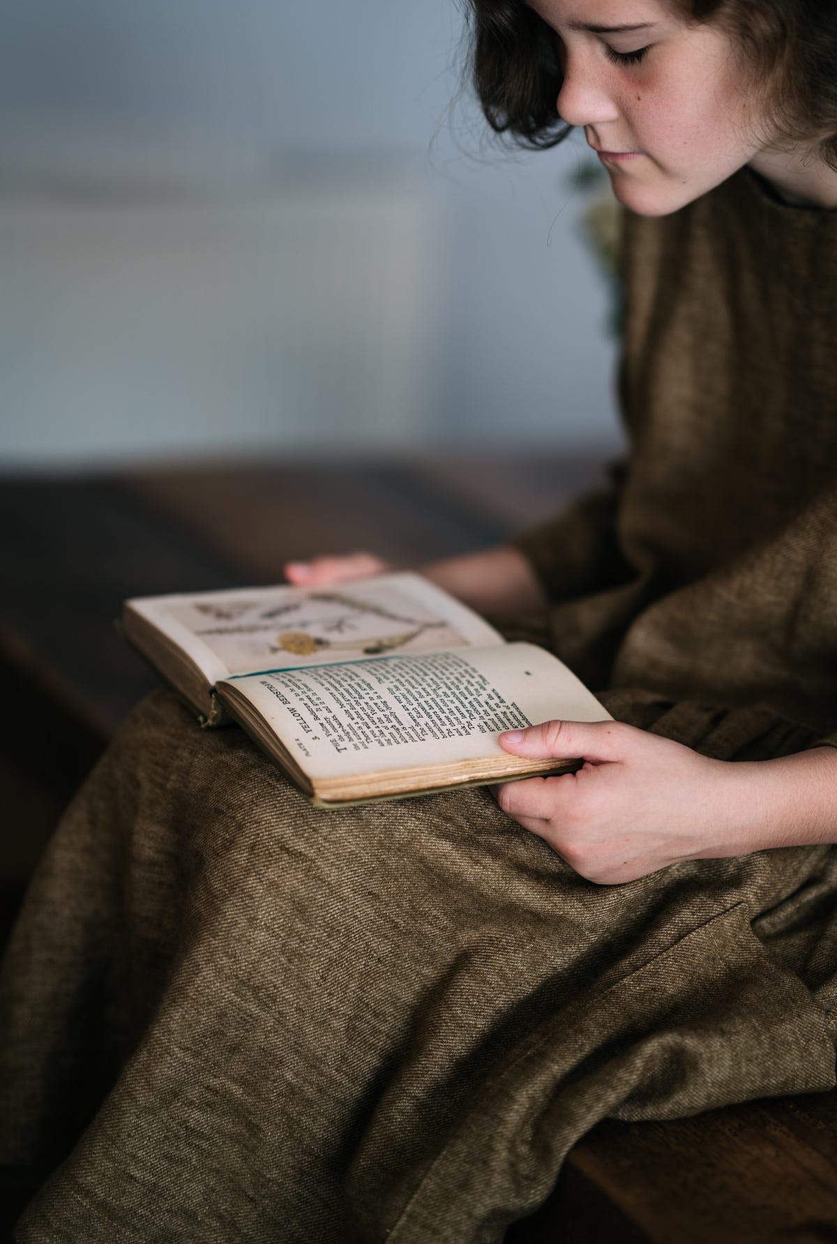 Be Mediocre and Conquer the Habit of Reading | by Ana Ávila | The Startup | Medium