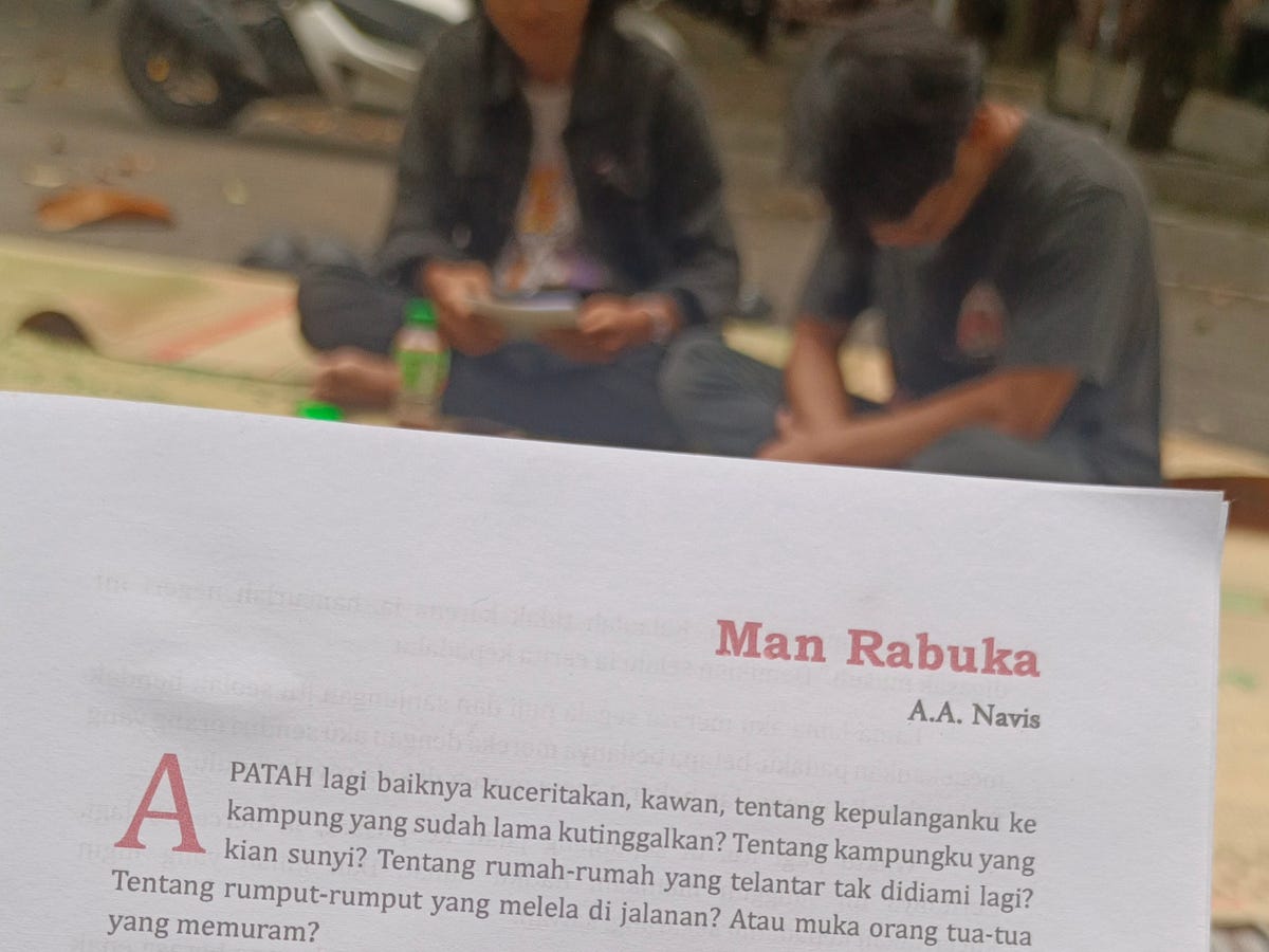 Menghabiskan Senja Bersama “Man Rabuka” | by Fea Putra | Medium