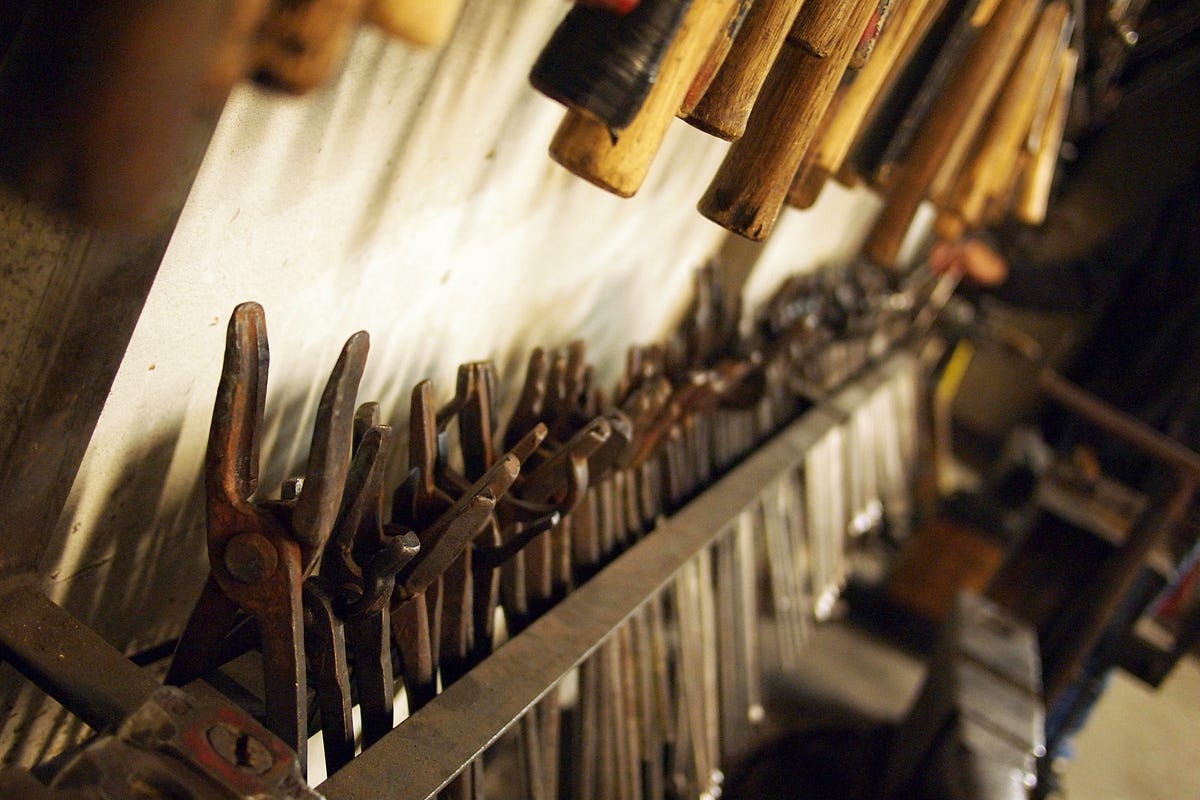 The thinking behind using tools. People use different areas of the ...