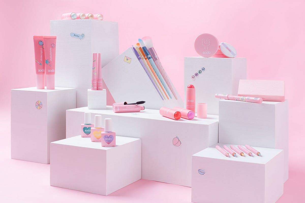 Custom Cosmetic Boxes Revolutionizing the Beauty Industry | by BoxesGen ...