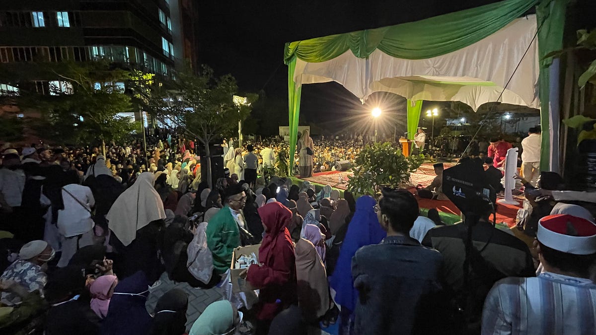 TAKBLIQ AKBAR BERSAMA USTAD ADI HIDAYAT DI UNIVERSITAS MUHAMMADIYAH RIAU SUKSES DILAKSANAKAN ...