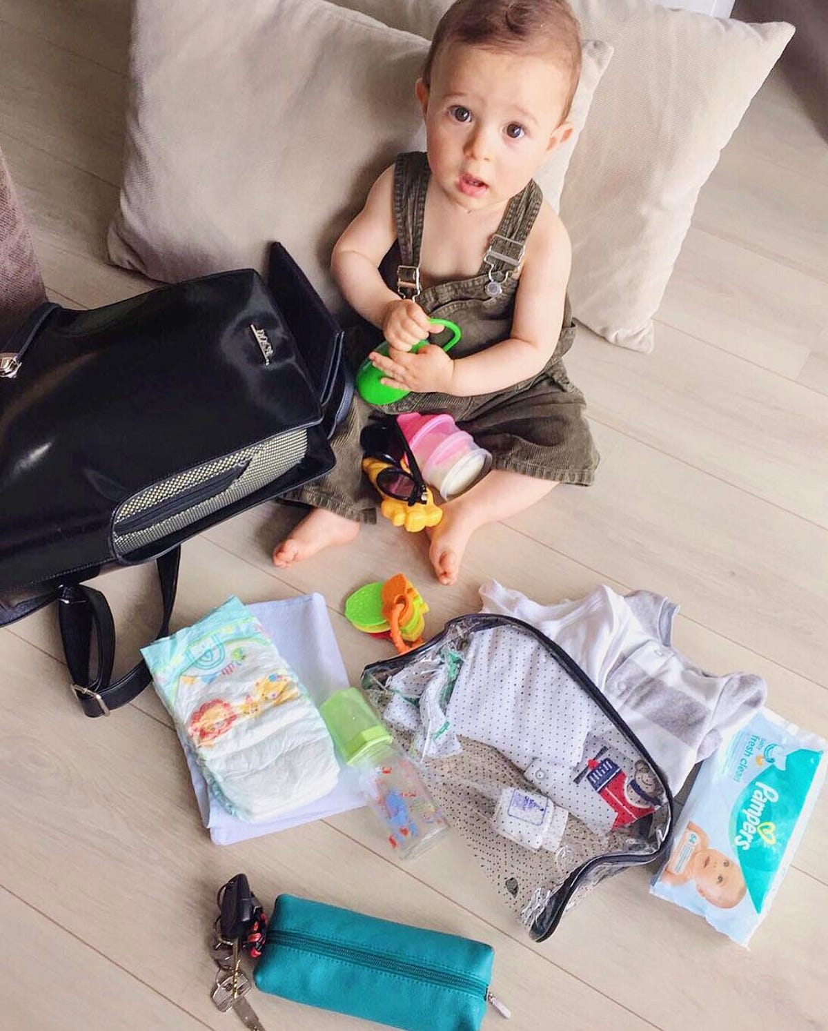 Mom Bag Essentials. What you should have in your mom bag to make your ...