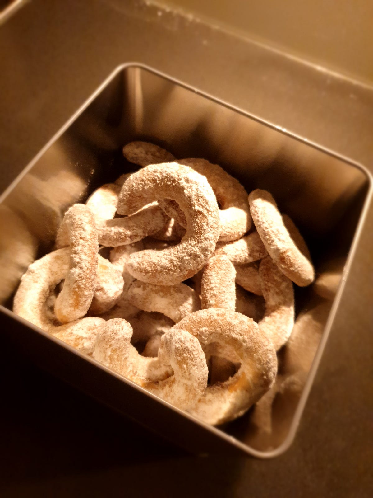 Vanilla-Flavoured Crescent Cookie Recipe (Austrian “Vanillekipferl ...