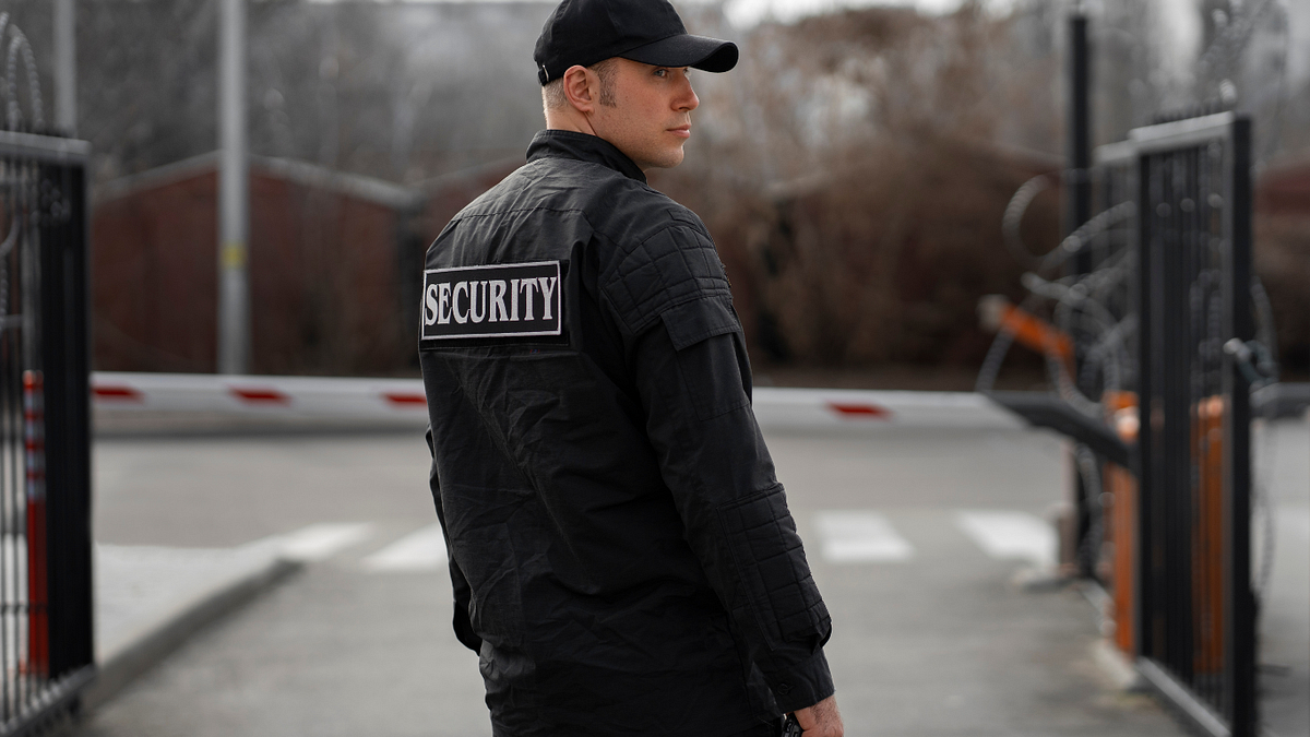 Day vs. Night Security Guard in San Francisco | by Lossy Parkar | Jun ...