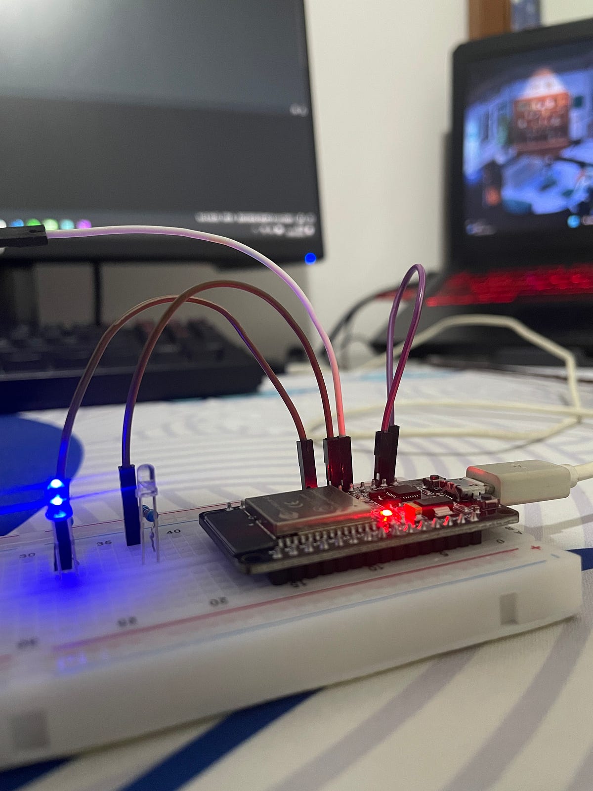 Embedded System (Part 3): Internal Sensor ESP32 [3 ways] | by Kevin ...