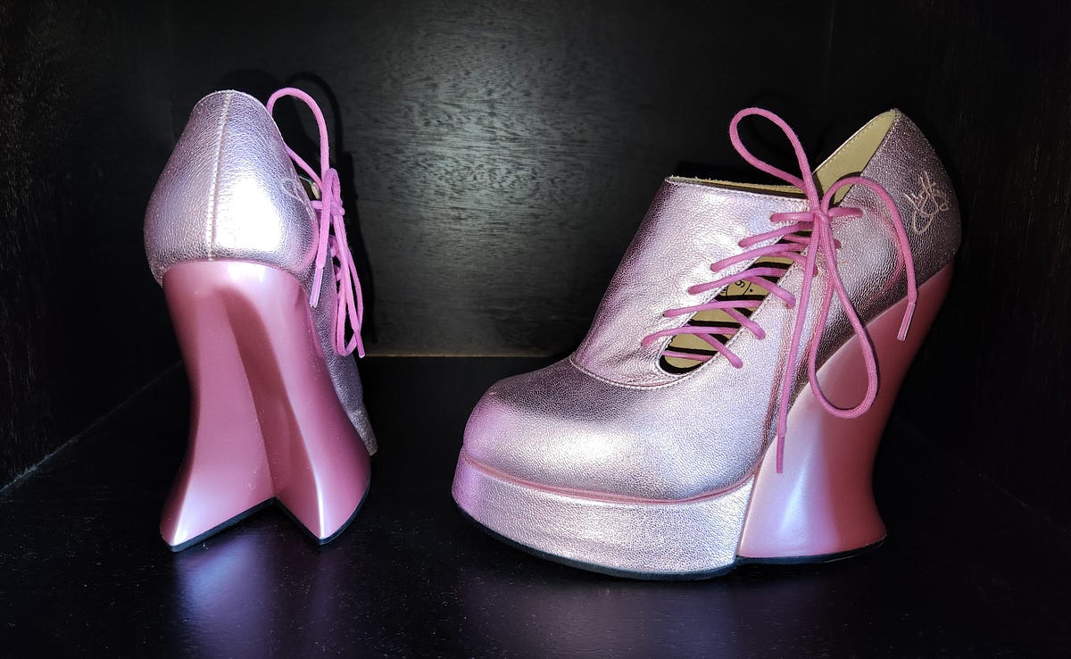 Fabulous and Impractical Shoes. Who says shoes are meant for walking ...