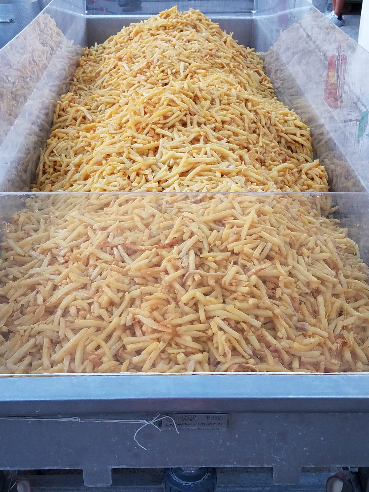 The island of Naxos fries 625 kilos of potatoes, a Guinness world ...