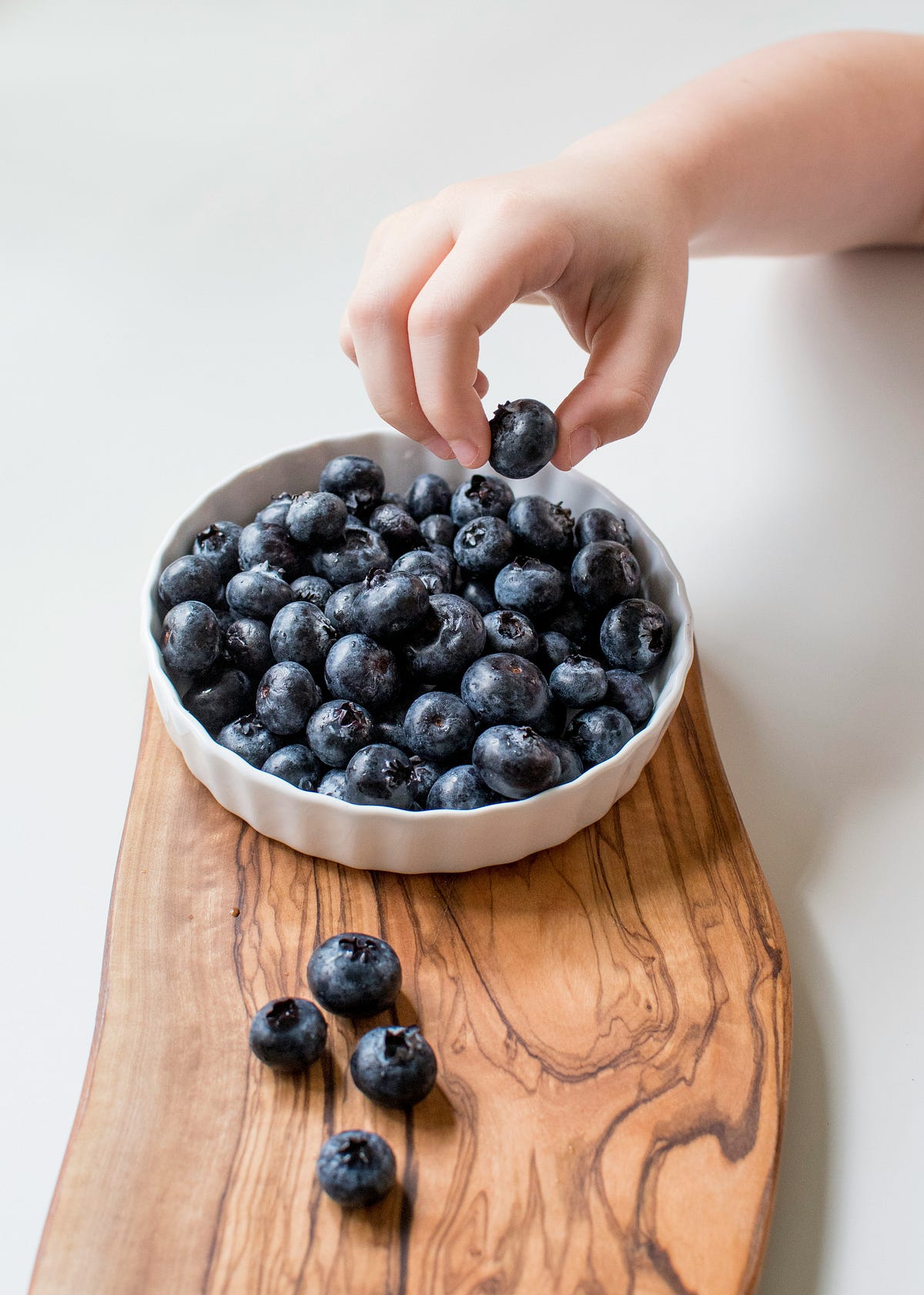 Blueberries: A Powerful Superfood with 20 Incredible Health Benefits ...
