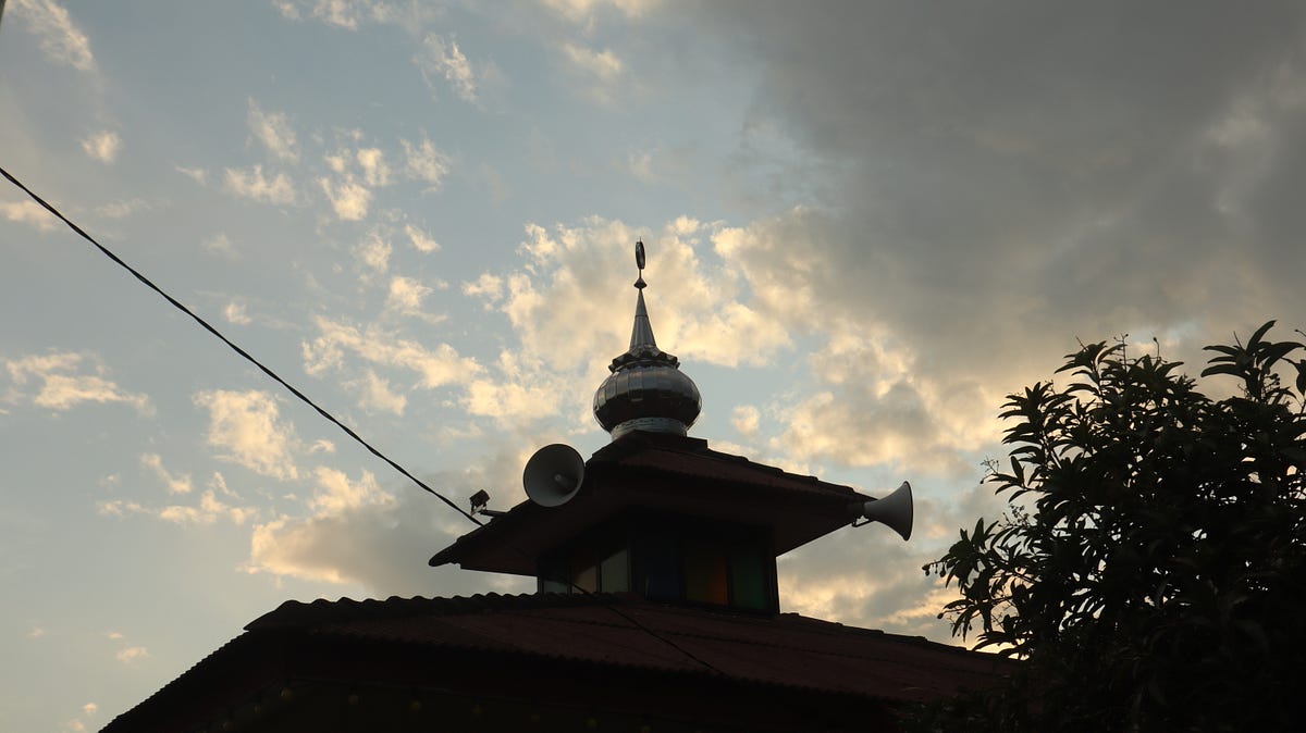 Surau, Sujud, dan “Illaa Man Taab” | by Rakean Radya Al Barra | Medium