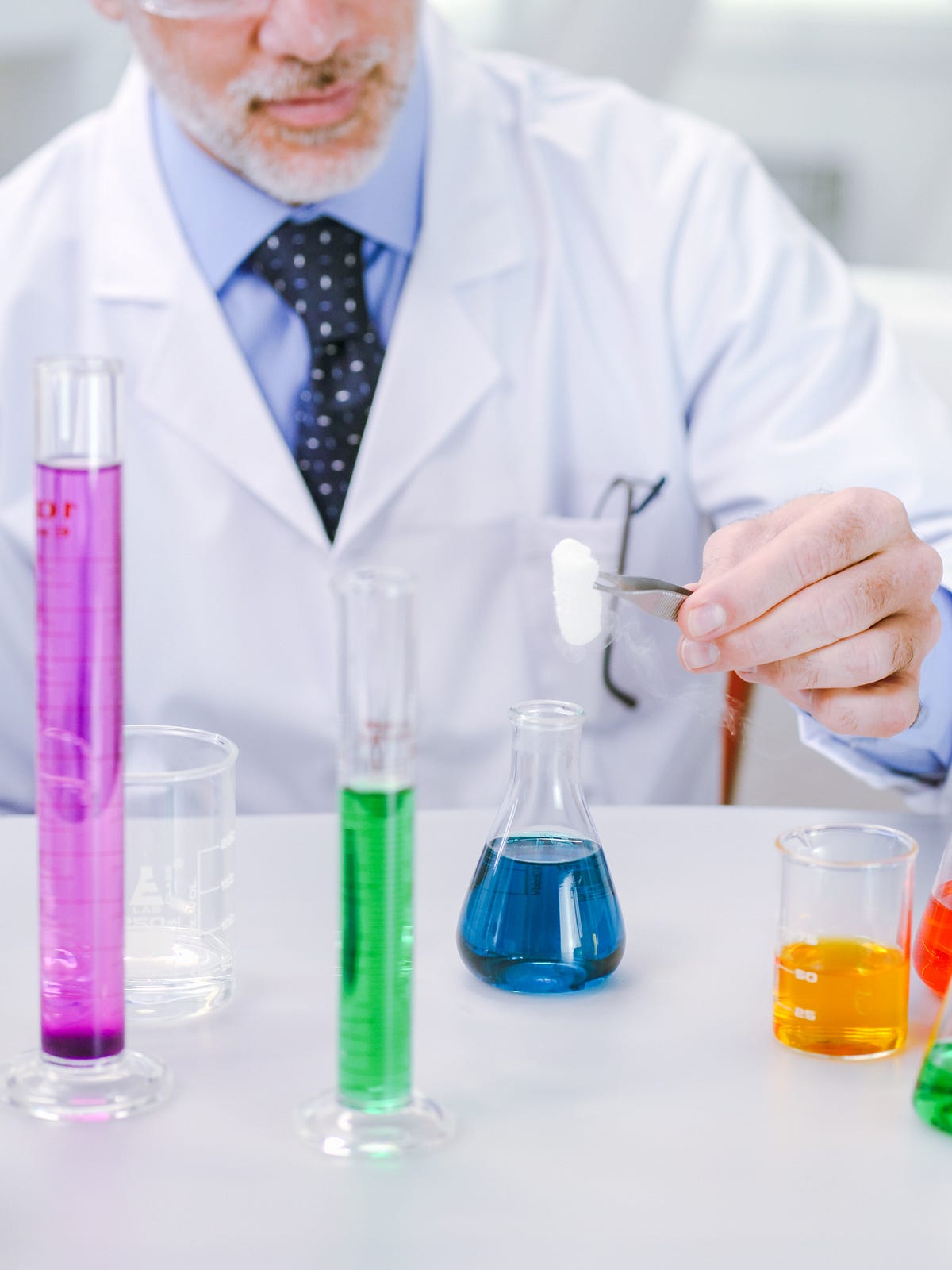 Everything You Need to Know About Erlenmeyer Flasks | by Musadiq Nawaz ...
