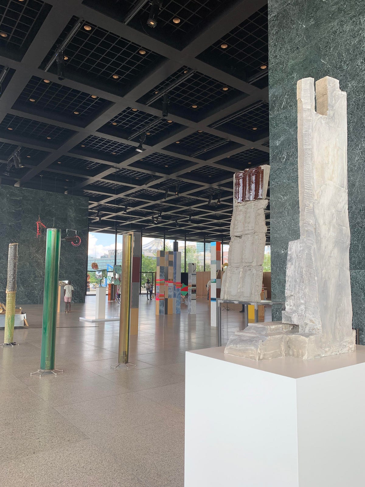 Isa Genzken and everydayness. Sculpture assamblages made of everything ...