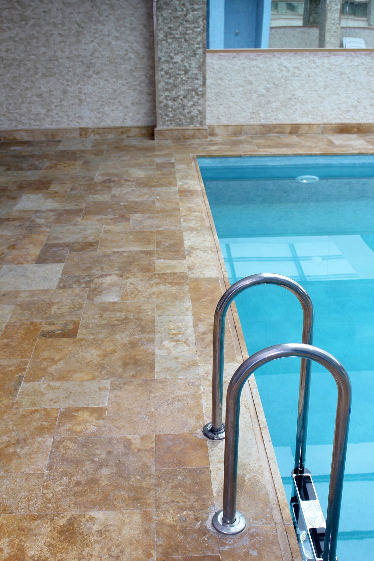 travertine-pool-coping-efesus-stone-medium