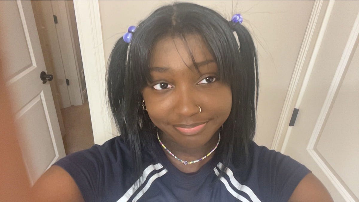 Brandi L. Smith: The Teen Author Turning Pain Into Power | by Venus Lov ...