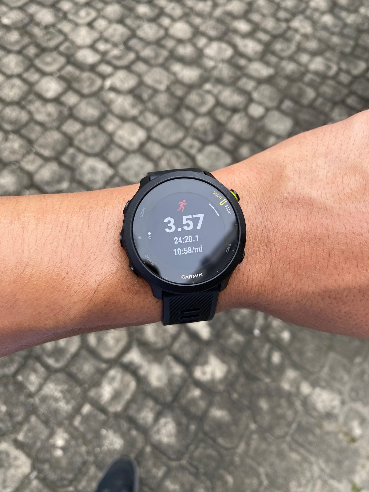 Anti-Smartwatch Guy’s First Smartwatch | by Dante Tumbelaka | Medium