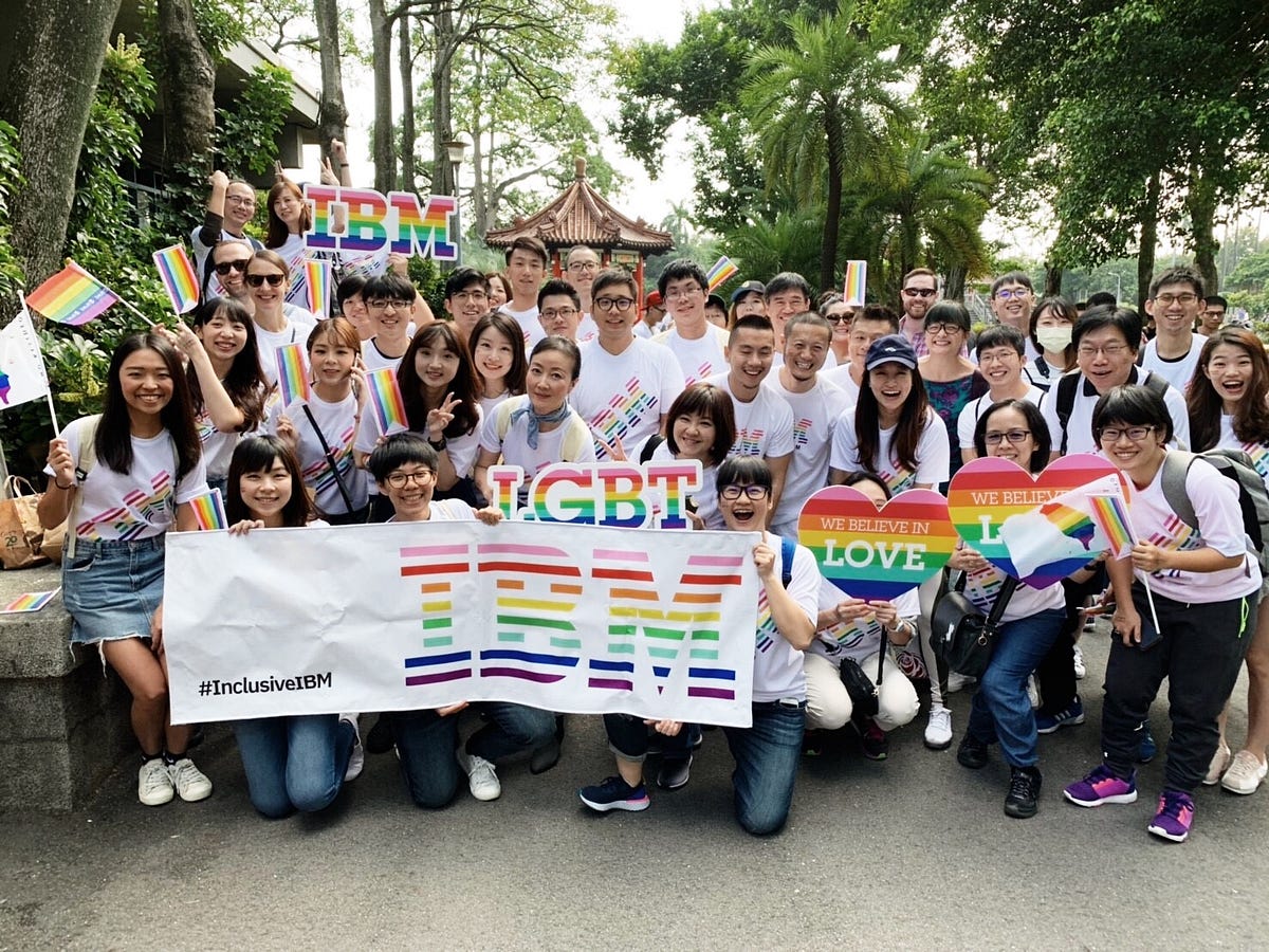 從暑期實習到校園招募夥伴實習— Journey in IBM Taiwan 2017~2018 - Louise Hu 胡育寧 - Medium