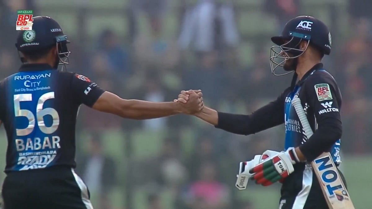 “Babar Azam’s Bangladesh Fan Frenzy: Watch the ‘Babar Frenzy’ as Fans ...