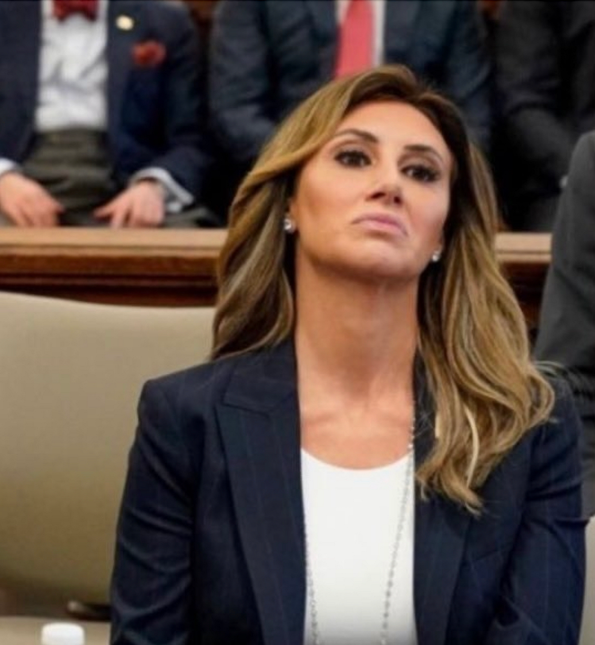 Body Language Analysis №4720: Alina Habba in the Courtroom — Nonverbal ...